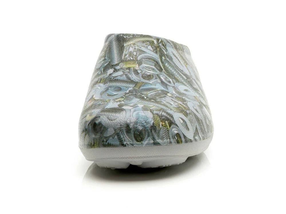 Nuts & Bolts Chunky Tread Men's Clogs — Home & Garden Extras